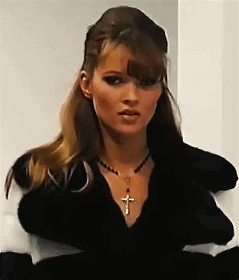 Pin By Julieta On Smitten Model Face 90s Supermodel Supermodels