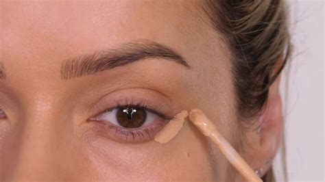 3 Easy Eye Lift Makeup Hacks To Look More Youthful Upstyle