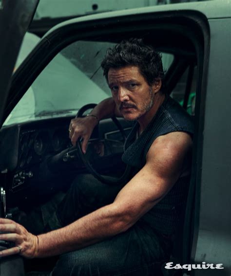 Qué Manera De Despertar Pedro Pascal Posó En Picantes Fotos Para La