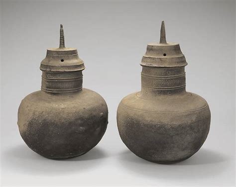 죽은 이를 위한 항아리·그릇받침신라·가야 토기에 남은 마음