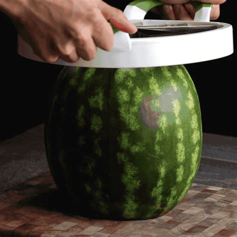 Cutting Fruit 
