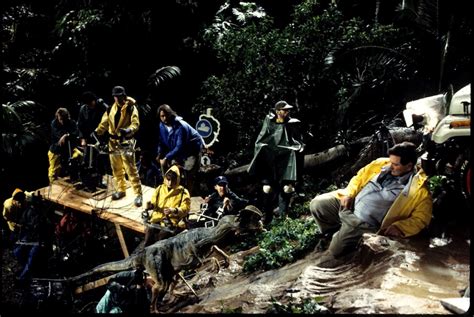 35 Incredible Behind The Scenes Photos From The Making Of ‘jurassic