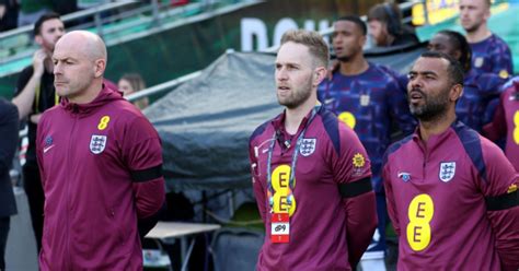 ‘승률 100 감독 해고하라→팬들과 전문가들 아우성 나는 한번도 부르지 않았다경기에만 집중 신념”→국가제창 거부에 ‘극대노