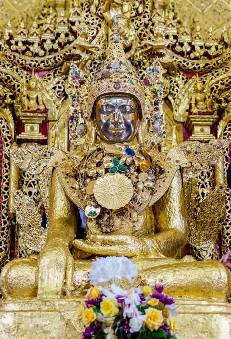 ဓမ္မစာ‌ပေနှင့်ဝတ်ရွတ်စဉ်များ