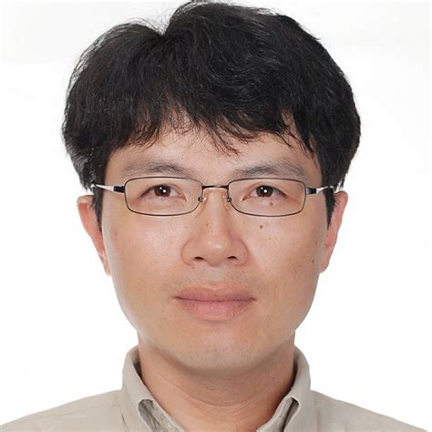 Yijia Chen 致远学院