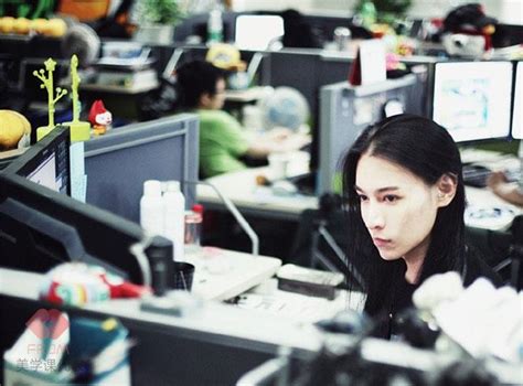最会化妆的it男——我是鹏飞姐 知乎