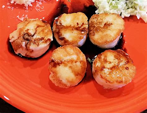 Pan Fried Scallops With Balsamic Reduction