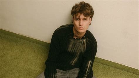 Jakov Jozinović Premijerno Objavljuje Polje Ruža Story