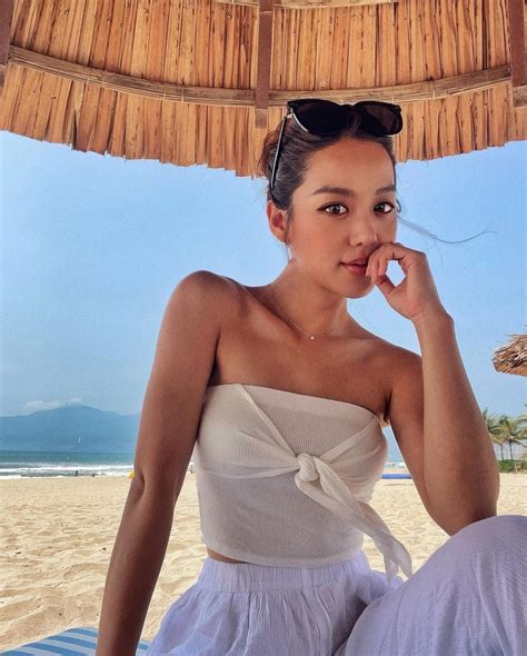 구릿빛 피부 배우 김희정 꾸르