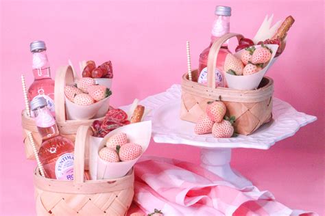 Pineberry Mini Picnic Baskets Wish Farms
