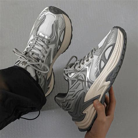 China Customized New Dad Shoes Thick Soles Manufacturers Factory