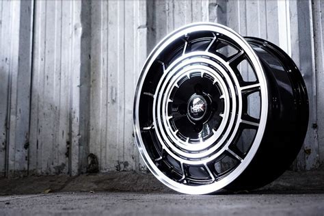 Terinspirasi Dunia Balap Dan Retro Hsr Luncurkan Dua Model Terbaru