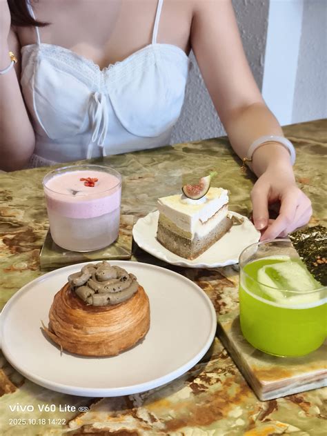 Evon Liew Evon Liew Added A New Photo