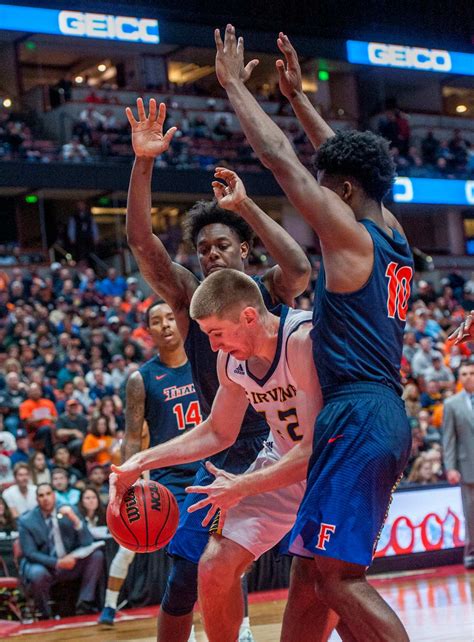 Whicker Cal State Fullerton Basketball Celebrates The Day Everybody