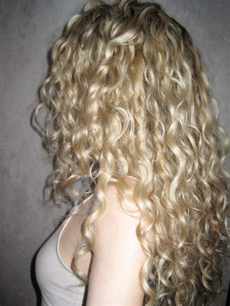 Blonde And Curly Curly Blinde Hair Curly Blonde Hair Blonde Curly