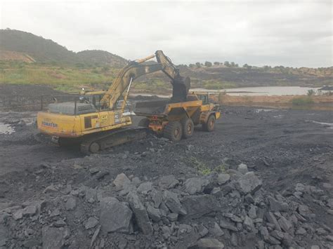 Minas Moatize Lda On Linkedin Mining Restarted Run Of Mine Coal Being Loaded 10 Comments