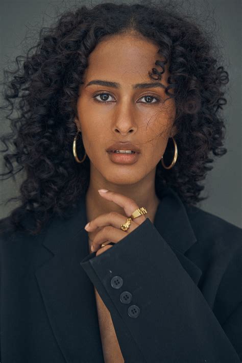 Legend Model Women Aliyah Farah