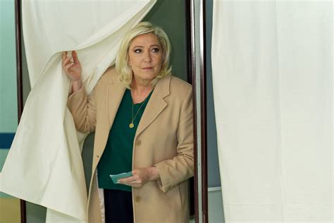 Marine Le Pen Au Second Tour De La Présidentielle Qui Est Son Premier Mari Franck Chauffroy