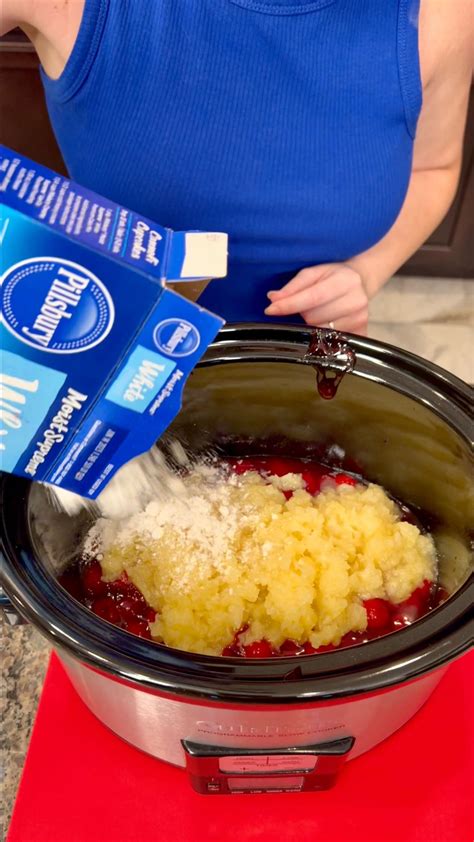 Mistie Knight This Slow Cooker Cake Is So Good 🍒🍍 Desserts