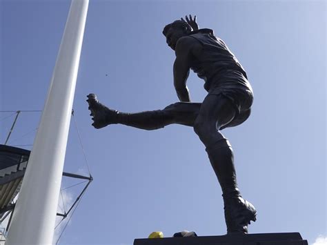 Sam Kekovich Honours Afl Icon Ron Barassi After Death Herald Sun