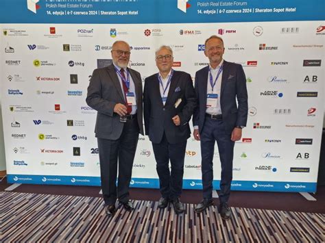 Aleksander Karkut Mrics Rev Na Linkedin W Doborowym Towarzystwie Podczas Forum Rynku