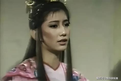 赵敏”刘玉璞：遭生父虐待，洗澡不让关门，去世三天才被发现父亲生活小时候