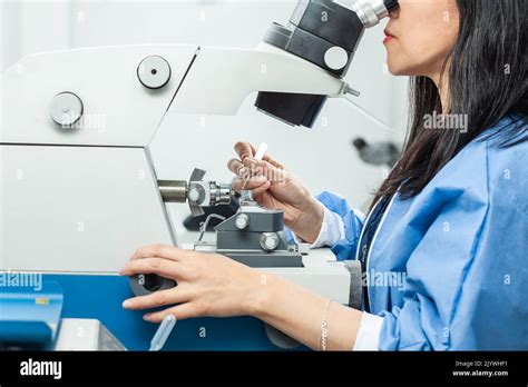 How To Use A Mini Grid Microscope At Alan Matheny Blog