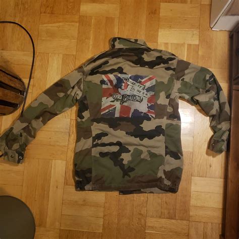 Se Produkter Som Liknar Militärgrön Jacka Med Sex Pis På Tradera