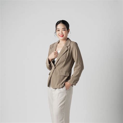 Chinese ศัพท์จีนหมวดเสื้อผ้า 便服 Biàn Fú ชุดลำลอง 制服 Zhì Fú ชุดเครื่องแบบ 旗袍 Qípáo ชุดกี่เพ้า