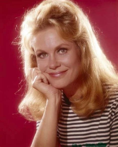 Bewitched History Book A Beautiful Headshot Of Elizabeth Montgomery