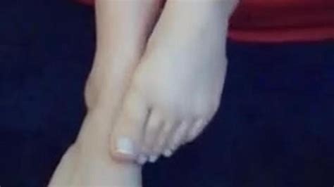 Universitaria Caliente Muestra Sus Pies En Clase