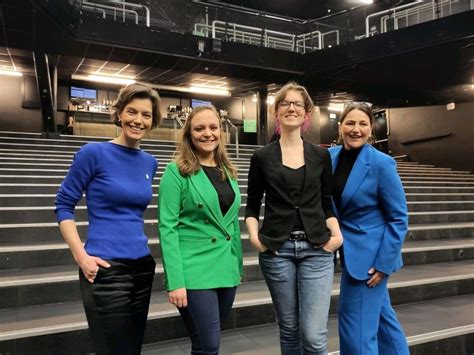 Niet Tegenover Elkaar Maar Naast Elkaar Inge Vossen Van Beers