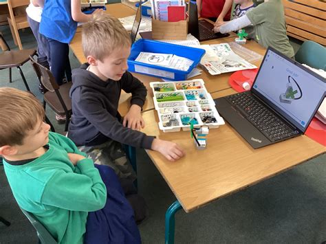 Class 2 Xplore Workshop Lego Coding Madras Primary School