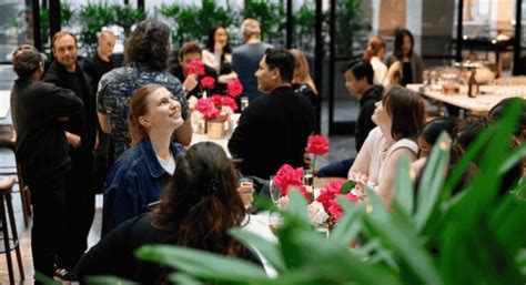 Perion Hosts Sightseeing Tour Of Sydneys High Impact Dooh