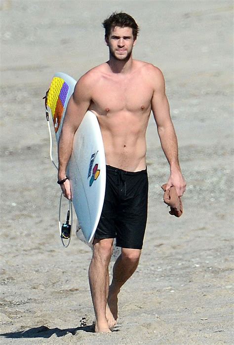 Hollywoods Hottest Hunks Go Shirtless Show Off Physiques Pics