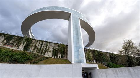 ‘halo Fast Elevator And Walkway Connects Divided Spanish City Global Construction Review