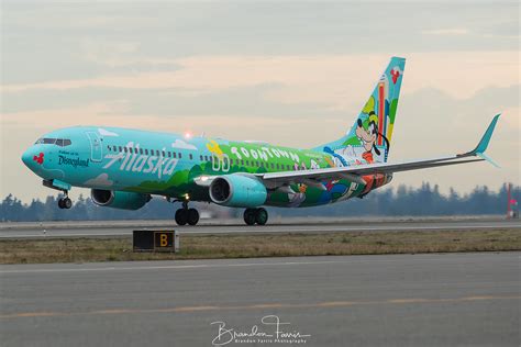 N565as Alaska Airlines Boeing 737 890 Mickeys Toontown E Flickr