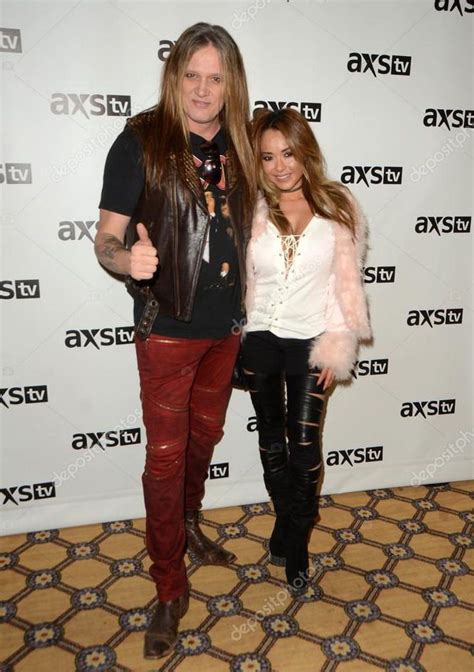 01 Capricornaries Suzanne Le Bach Sebastian Bach Fashion