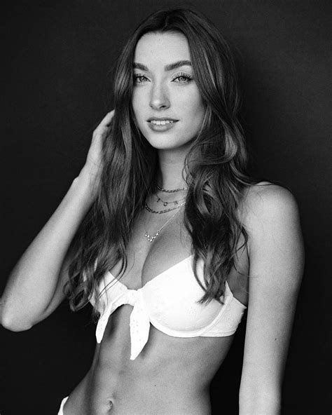 Tori Webster Scrolller
