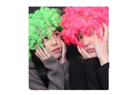 상의 올려 속옷 노출”트와이스 채영·전소미 ‘빛삭한 사진