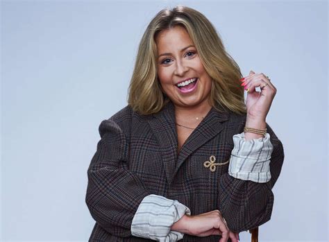 All In Robinson Pokes Fun At Women Who Golf And They Love Her For It