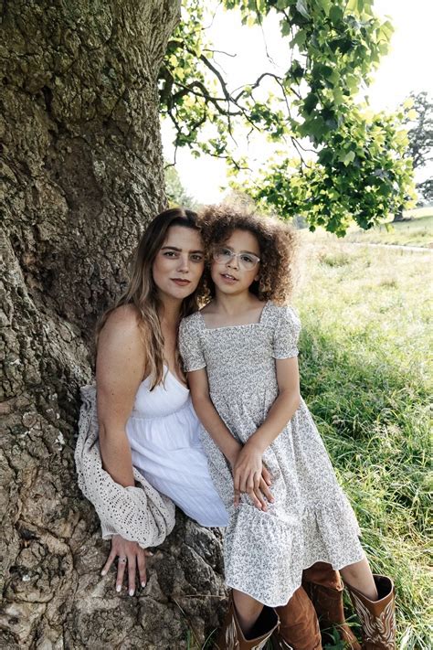 Mother And Daughter Photo Shoot Ideas