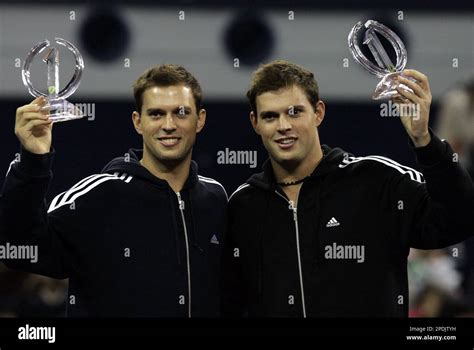 United States Mike Bryan Left And Bob Bryan Right Pose For Photos