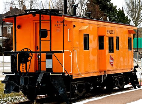Milwaukee Road Caboose 992195 105 Park Ave Beaver Dam Flickr
