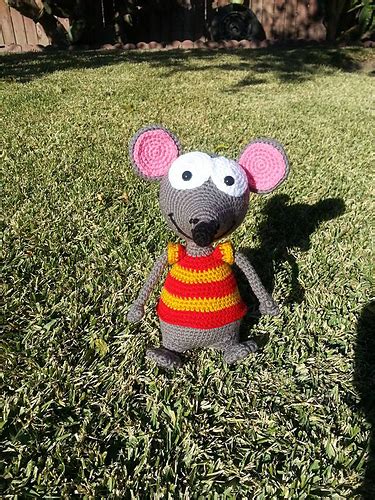 Ravelry Toopy The Mouse Pattern By Lee Sartori