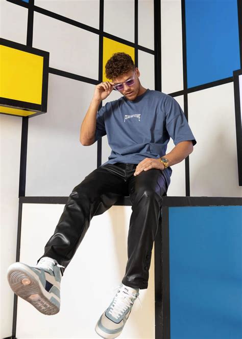 Tyron The Model Booker