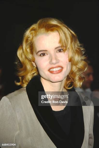 Geena Davis 1992 Photos And Premium High Res Pictures Getty Images