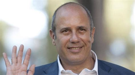 Moccia Contro Scamarcio Lattacco Durissimo Non Mi Ha Mai Ringraziato