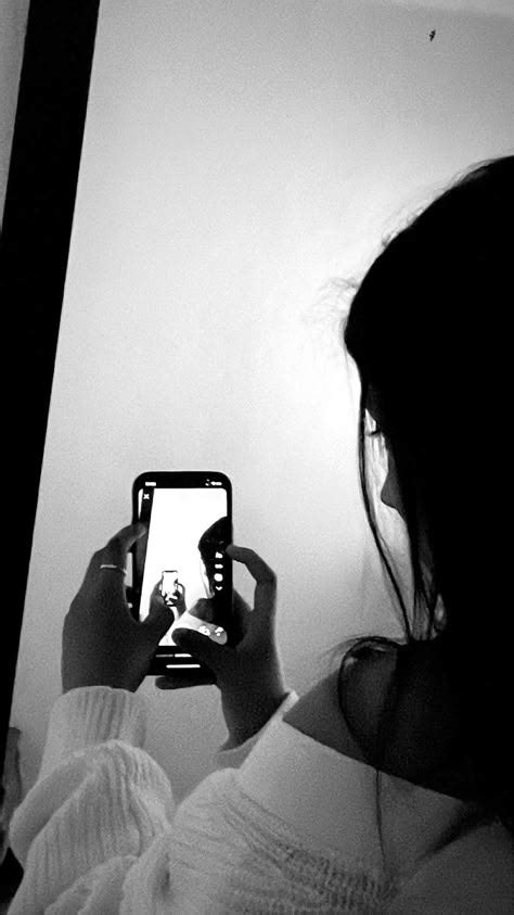 Black And White Mirror Selfie Aesthetic
