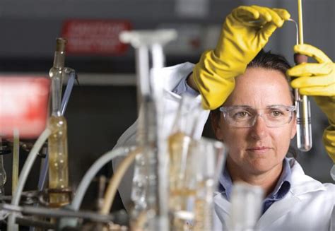 Shell Introduces Shell Lubeanalyst In The Philippines Fandl Asia